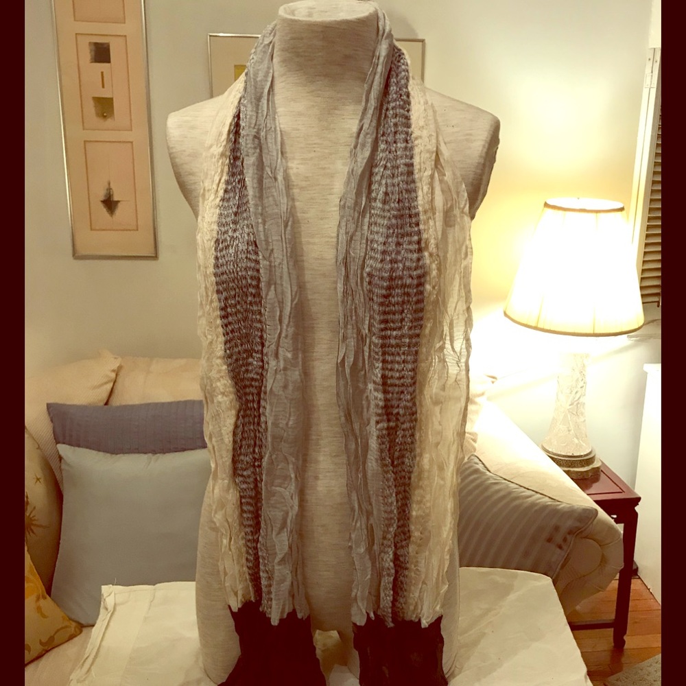 Vintage Elizabeth Gillette Grey Krinkled Scarf. Excel… - Gem